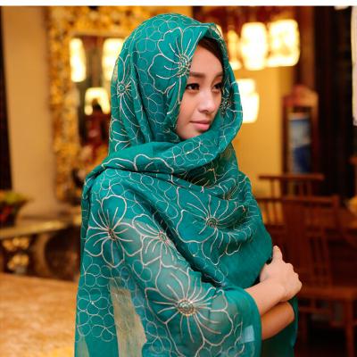 China Fashion Tudung Silk Scarf Flower Embroidery Scarf Muslim Tudung Muslim Scarf for sale