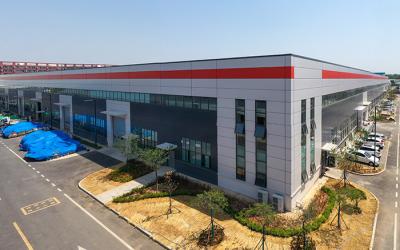 China Prefabricated Steel Structure Building with 50-200mm Insulation & 1-100T Crane Capacity for Industrial Warehouses for sale