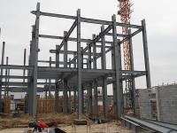 China Prefabricated Steel Frame Industrial Building with Large Span Design - Q235/Q355B Materials, Custom Dimensions for sale
