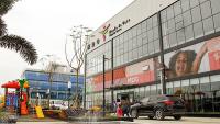 China Steel Structure Prefab Commercial Building with Q355B Steel Frame and 688mm Decking for Offices & Retail for sale