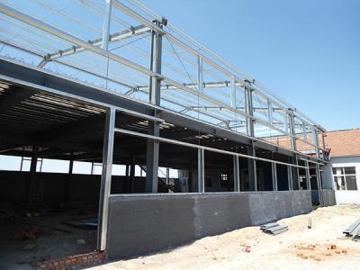 China Custom Prefabricated Steel Structure Warehouse Building with Q355 Steel Frame and Large Span Design for sale