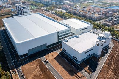 China ISO9001 Certified Q235/Q355 H Steel Columns and Beams for Prefabricated Factory Structures with Custom Design for sale