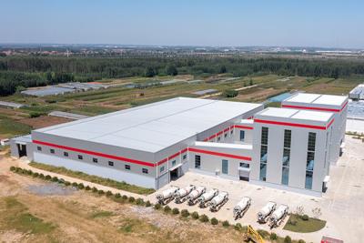 China Pre-Engineered Steel Frame Workshop with 50-Year Lifespan and 45m Clear Span for Industrial Buildings for sale