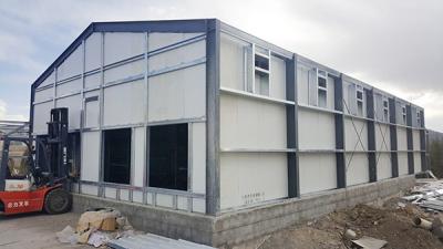 China Prefabricated Steel Structure Poultry House with 50-100mm Insulation and Hot-Dip Galvanized H-Section Steel Frame for sale