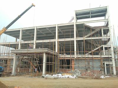 China Pre-Engineered Steel Structure Commercial Building - Q235/Q355 H-Section, 688mm/750mm Decking, Custom Design for sale