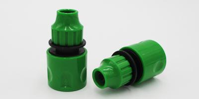 China Customized Size Plastic Garden Hose Connectors Deep Screw On The Cap for sale