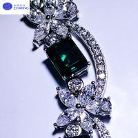 China Emerald Cut Green Moissanite Necklace Luxury Fine Jewelry for sale