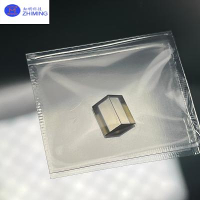 China TiO₂ Single Crystal Prism with 3-Side Polished Surfaces and <001>/<110> Orientation for Optical Research for sale
