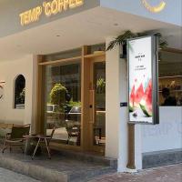 China Dual-Sided LED Advertising Screen with Waterproof Design and High-Definition Display for Outdoor Store Signage for sale