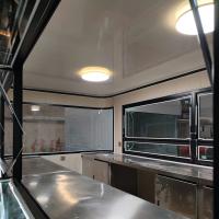 China 1000kg Capacity Battery Pack Powered Complete Kitchen Equipment for Mobile Catering for sale