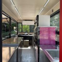 China Electric Mobile Food Truck for Cold Drinks Fruit Juice Beer Milk Tea Coffee and Snacks for sale