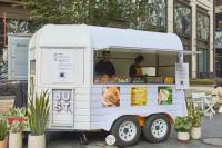 China Hotdog Cart Ice Cream Beer Bar and Soft Drinks Mobile  Food Truck 600KG to 1400KG for sale