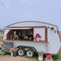 China Hotdog Cart Ice Cream Beer Bar and Soft Drinks Mobile  Food Truck 600KG to 1400KG for sale
