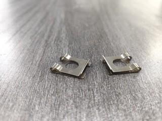 China Stainless Steel Small Metal Locking Clips Silver Color Customized Size for sale