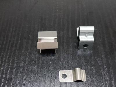 China Custom Color Lightweight Locking Clip Lock Metal Spring Clips Anti Rust for sale