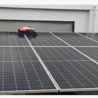 China Innovative Solar Panel Cleaning Robot Vacuuming Method 8L Water Tank Capacity for sale