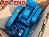 China Small Lab Double Roller Crusher Machine To Crush Iron Gold Copper Ore Stone For Laboratory Testing for sale