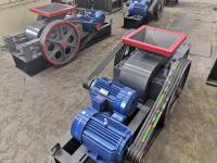 China Secondary Quartz Stone Crushing Equipment Sand Double Smooth Roller Crusher for sale