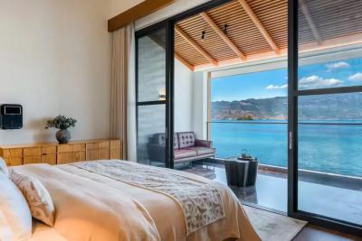 China Solid Wood Guest Room Furniture Eco Friendly Luxury Hotel Furniture for sale