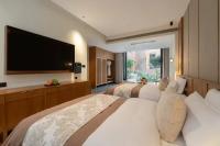 China Solid Wood Guest Room Furniture Eco Friendly Luxury Hotel Furniture for sale