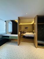 China Upholstered Hotel Guest Room Furniture Custom Hotel Suite Furniture Emerald Green for sale