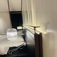 China Black Contemporary Hotel Furniture Custom Wooden Hotel Furniture Dark Tone for sale