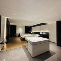 China Black Contemporary Hotel Furniture Custom Wooden Hotel Furniture Dark Tone for sale