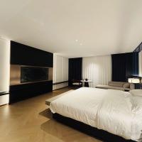 China Black Contemporary Hotel Furniture Custom Wooden Hotel Furniture Dark Tone for sale