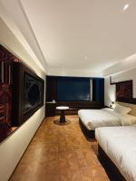 China Dark Wood Hotel Guest Room Furniture OEM ODM Modern Hotel Room Furniture Custom Made for sale