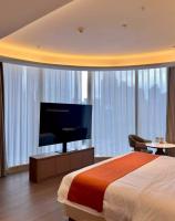 China Warm Neutral Hotel Guest Room Furniture Modern Custom Hotel Room Furniture Custom Sizes for sale