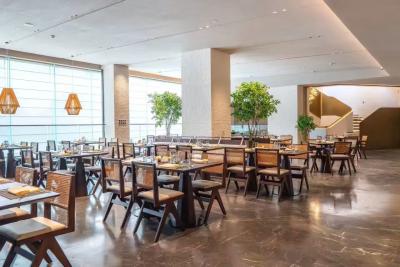 China Modern Hotel Restaurant Furniture Natural Hotel Dining Furniture Custom Sizes for sale