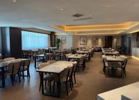 China Minimalist Hotel Restaurant Furniture Coordinated Modern Dining Table Set Custom Colors for sale