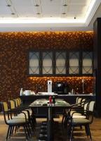 China Minimalist Hotel Restaurant Furniture Coordinated Modern Dining Table Set Custom Colors for sale