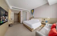 China Modern Homestay Furniture Warm Wood Guest Room Furniture Custom Sizes for sale