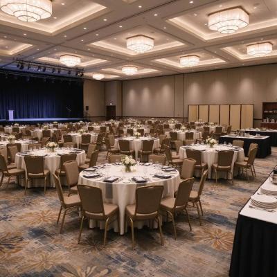 China Flexible Configurations Hotel Banquet Furniture Durable Commercial Restaurant Tables And Chairs Custom Finishes for sale