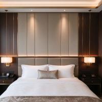 China Luxury Hotel Guest Room Furniture Contemporary Hotel Room Furniture Set Neutral Finishes for sale
