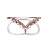 China 14K Rose Gold Jewelry Ladies Engagement Ring Pear Round Diamond for sale