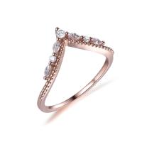 China 14K Rose Gold Jewelry Ladies Engagement Ring Pear Round Diamond for sale