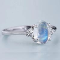 China 925 Sterling Silver Rainbow Jewelry Moonstone Blue Natural Moonstone Ring for sale