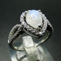 China Rainbow Moonstone Engagement CZ Rings 925 Sterling Silver for sale