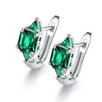 China Chic Silver 925 Sterling Silver Heart Pendant Necklace Simulated Emerald Birthstone Necklace for sale