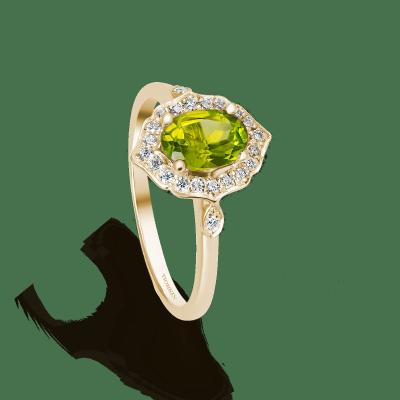 China Gold oval beautiful, elegant  peridot ring, vintage shape and natural, bright oval peridot for sale