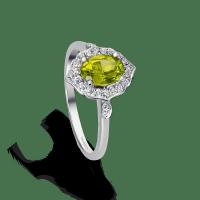 China Gold oval beautiful, elegant  peridot ring, vintage shape and natural, bright oval peridot for sale