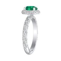 China Halo Jewelry Round Cut Wedding Rings Lab Created Green Emerald Engagement Ring for sale