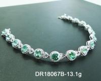China 925 Sterling Silver Elegant Women Bracelet Pave Setting Green Spinel Bangle for sale