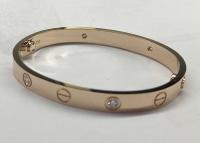 China 6.1mm Width 18K Solid Gold Jewellery Bangle 0.42carat With 4 Diamond for sale