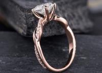 China Mossianite 2.5ct Oval Engagement Ring 18K Rose Gold Material for sale
