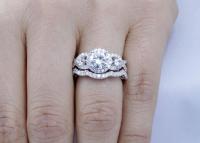 China OEM ODM Natural Diamond Wedding Rings , Halo Style Promise Rings 6.5mm Dimension for sale