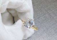 China 1.5ct Oval Cut Lab Grown Moissanite Ring 14K Gold Material 0.7×0.9cm size for sale