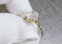 China 1.5ct Oval Cut Lab Grown Moissanite Ring 14K Gold Material 0.7×0.9cm size for sale